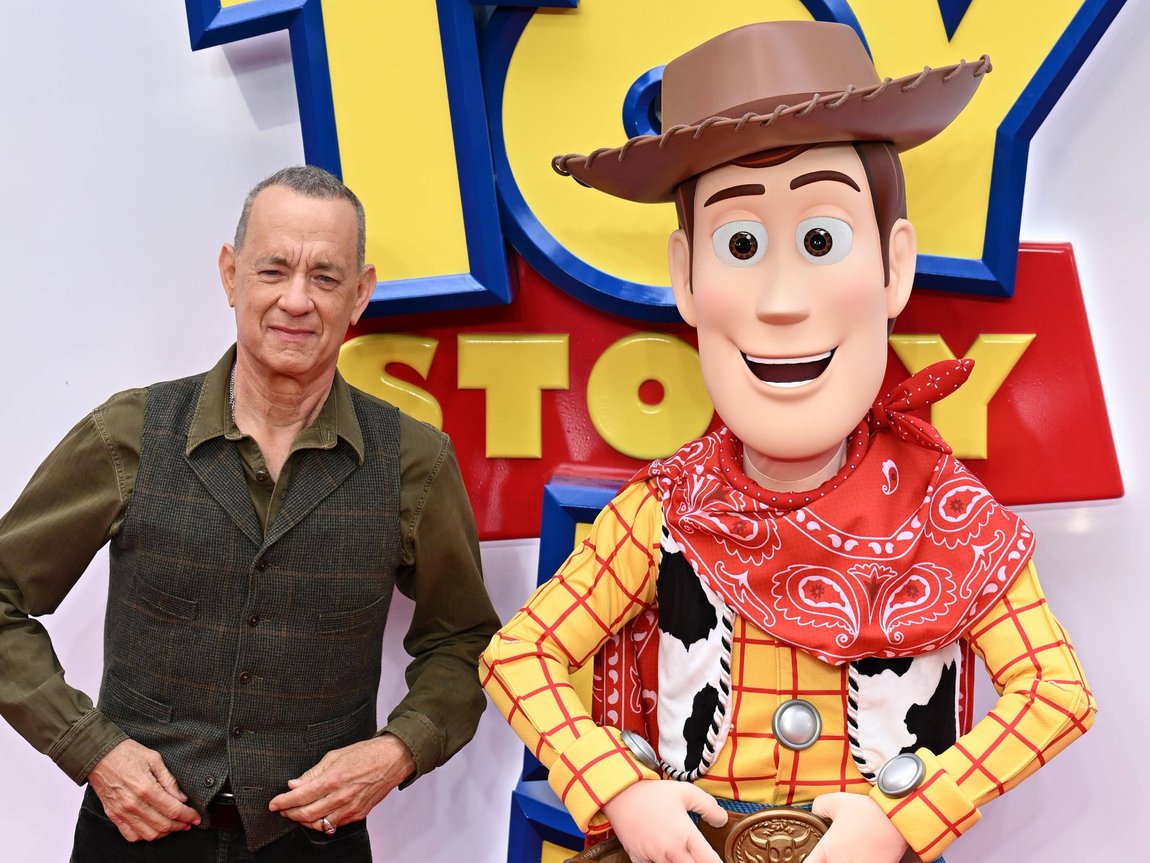 Woody is back: Tom Hanks celebrates "Toy Story 5" premiere