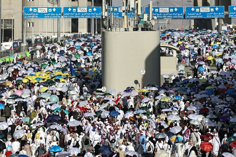 Hadsch-Ende: Muslimische Pilger auf Weg zu letzter Kaaba-Umrundung in Mekka