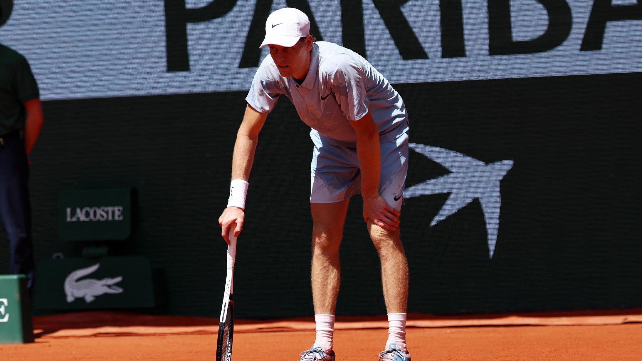Sinner il crollo shock: dal sogno all'incubo, fuori dal Roland Garros ...