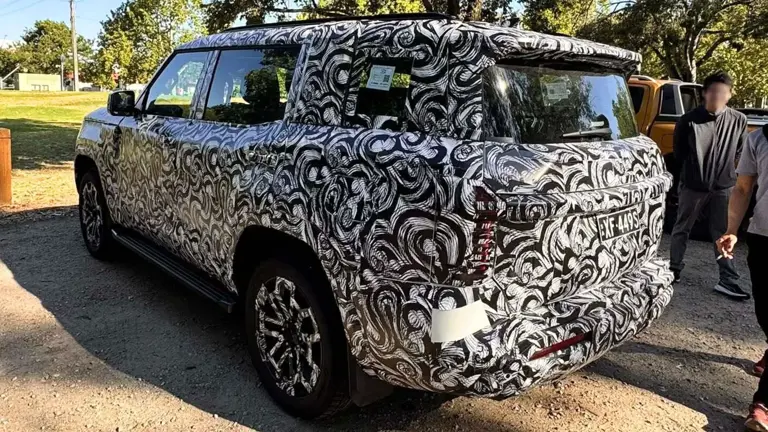 Mitsubishi Pajero name confirmed for new 4WD large SUV, due in ...