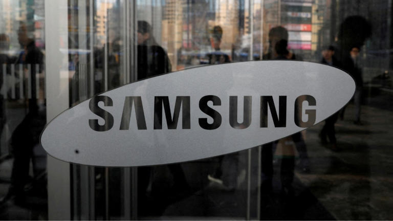Samsung's consumer electronics workers are not happy about its Rs 3.25 ...