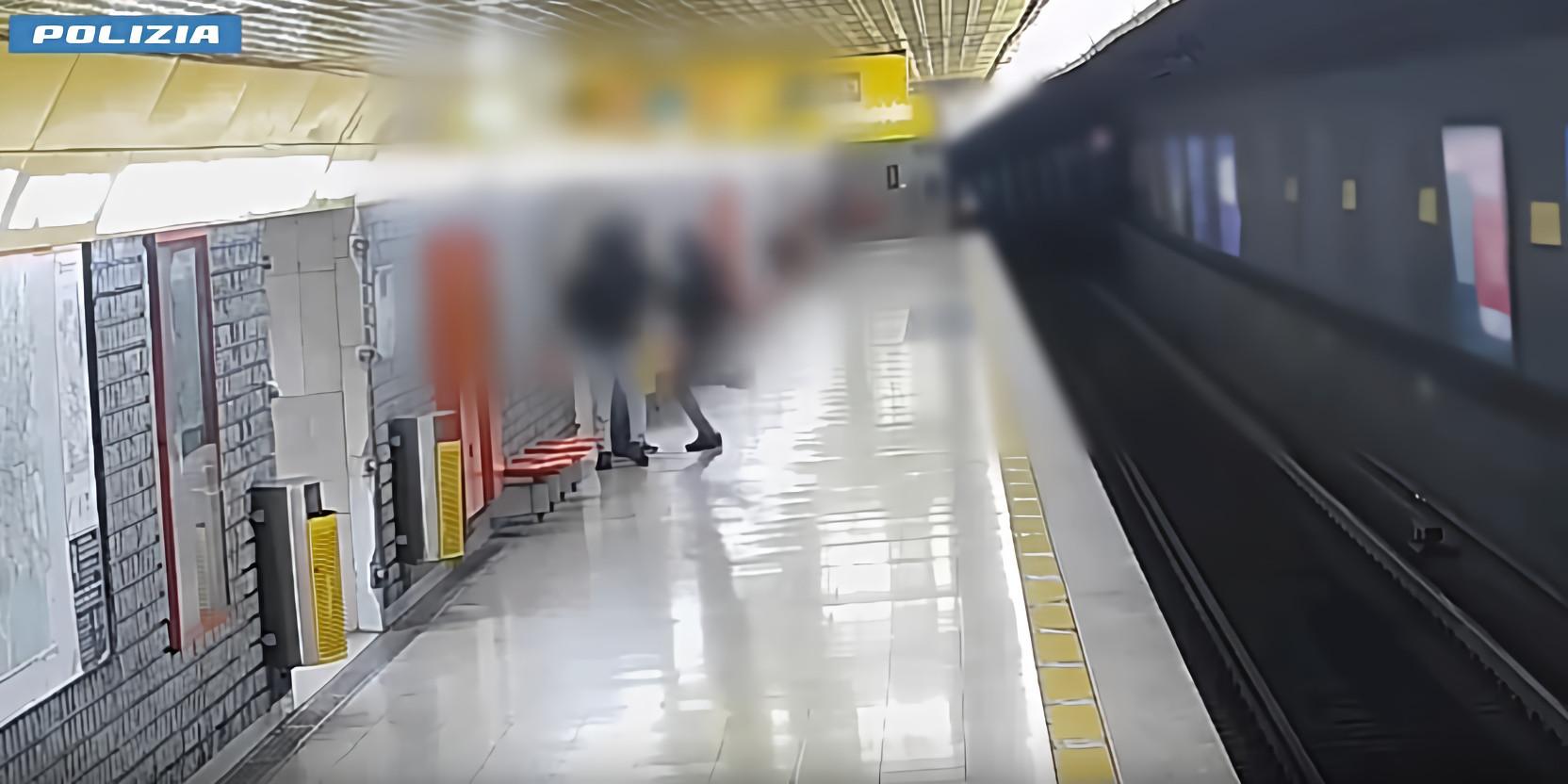 Rapine con coltello: "Dammi tutto o ti uccido". In manette 4 ventenni