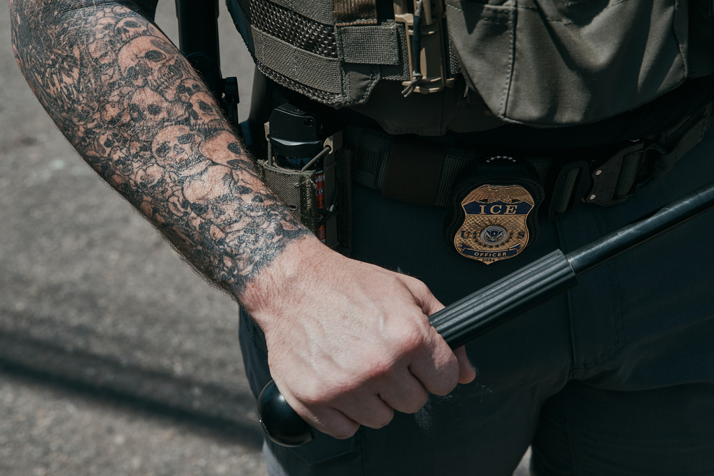 Photos show protestors and ICE agents clashing outside a New Jersey ...