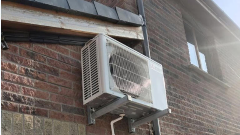 ‘You should be king’: UK man’s viral AC photo amid heatwave breaks internet
