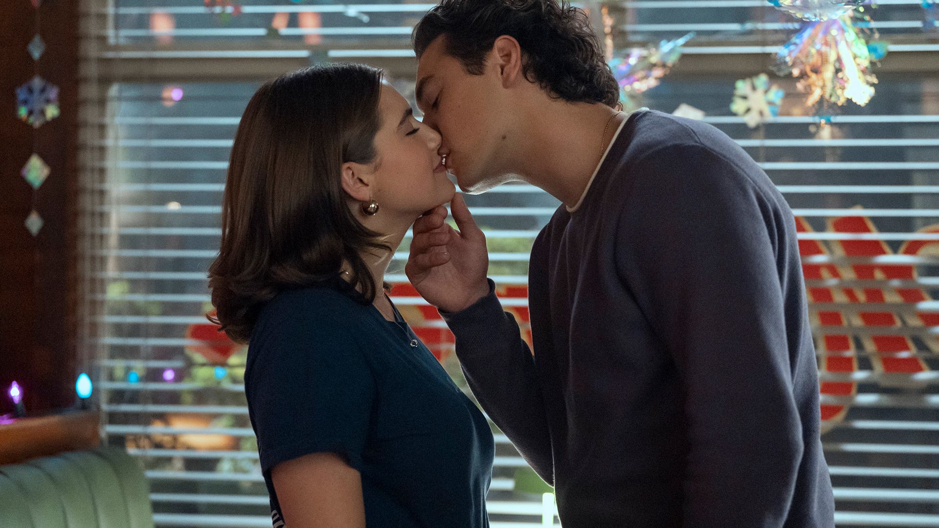Prime Video's 'Off Campus' confirms Dean and Allie as season 2's ...