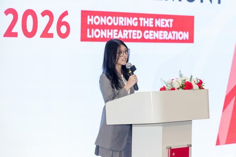 What defines a new generation of scholarship recipients beyond grades
