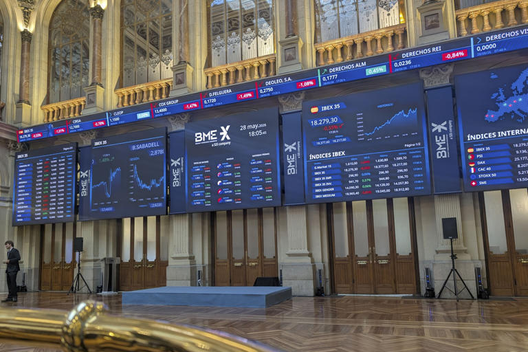 El IBEX amplía la subida al 0,92 % y el Brent cae un 1,8 % pendiente de ...