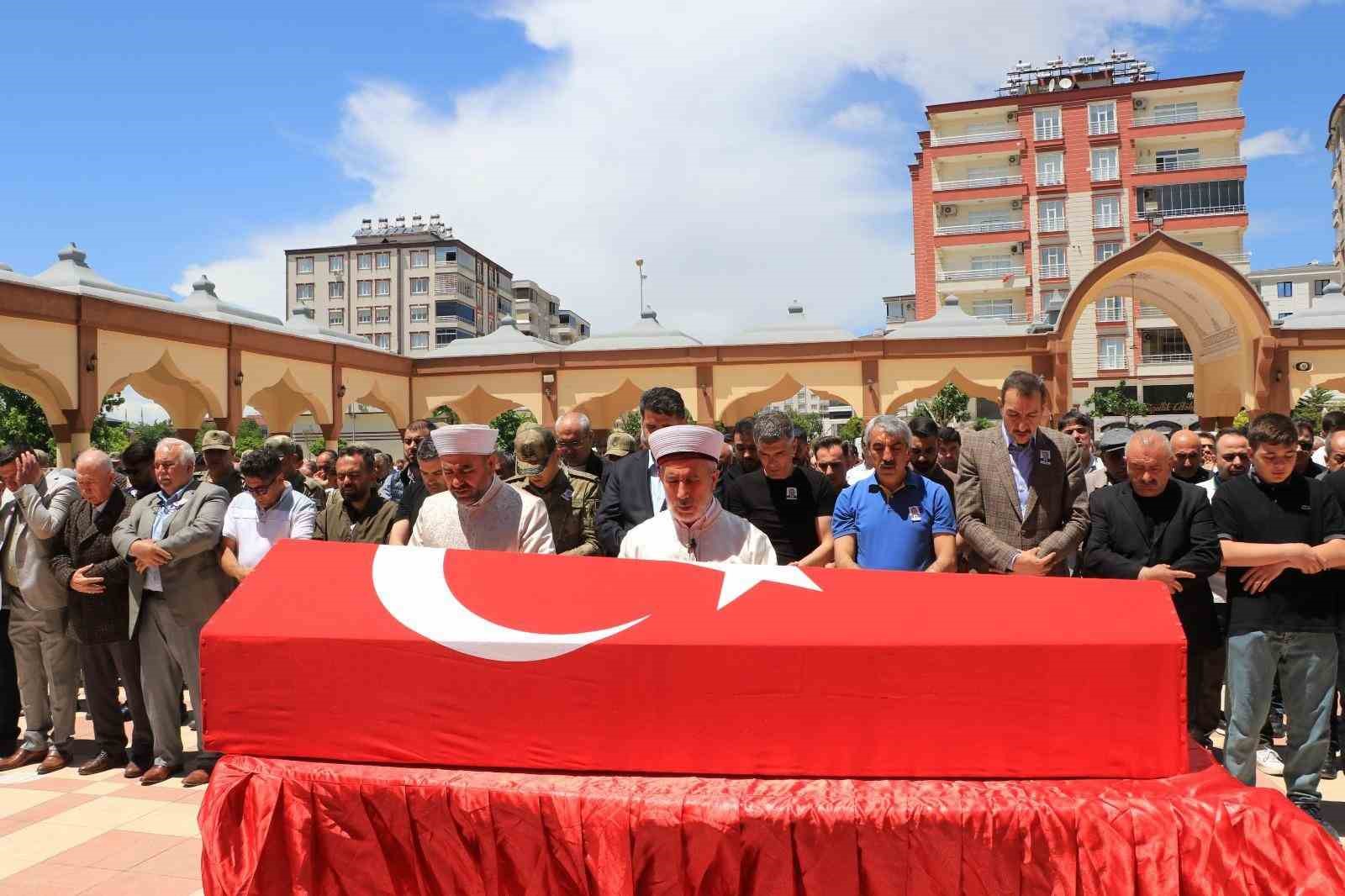 Kıbrıs gazisi İbrahim Halil Tüfekçiyaşar son yolculuğuna uğurlandı