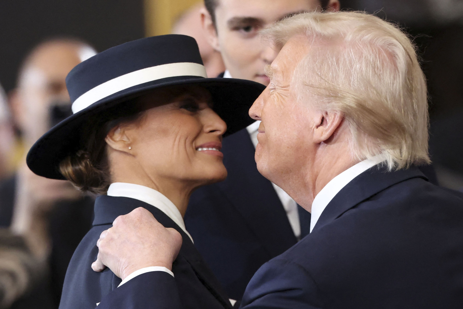 Trump's invloed op mode: mannelijke mannen en vrouwen als conservatieve ...