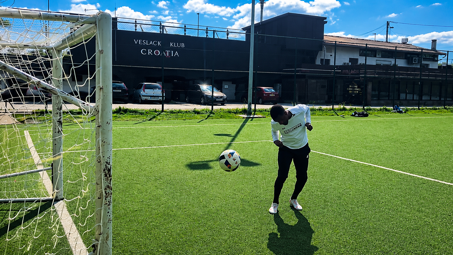 Ronaldo’s header technique for power and accuracy