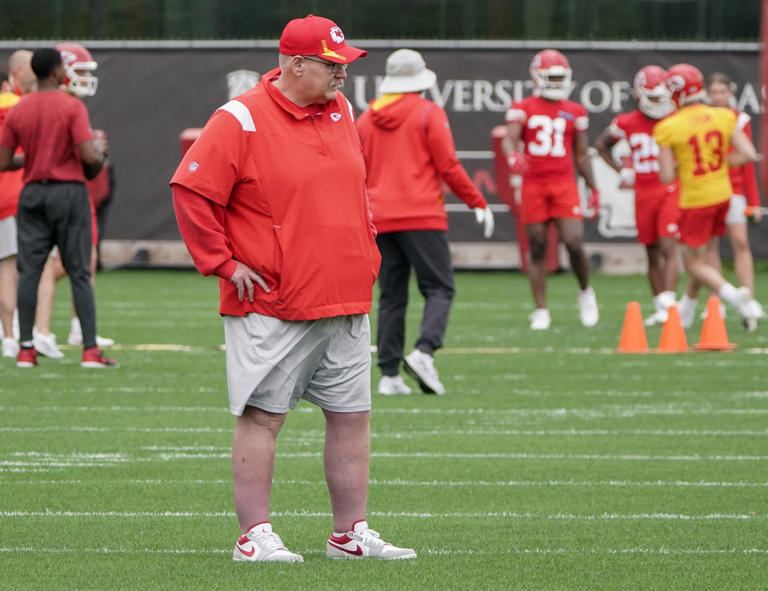Chiefs HC Andy Reid reveals OTAs progress of Esa Pole, Jalen Royals