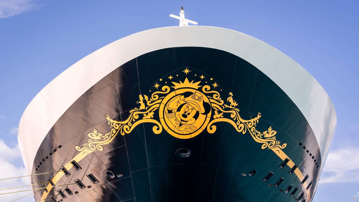 Disney Cruise Line tightens rules for bringing alcohol, decorating doors