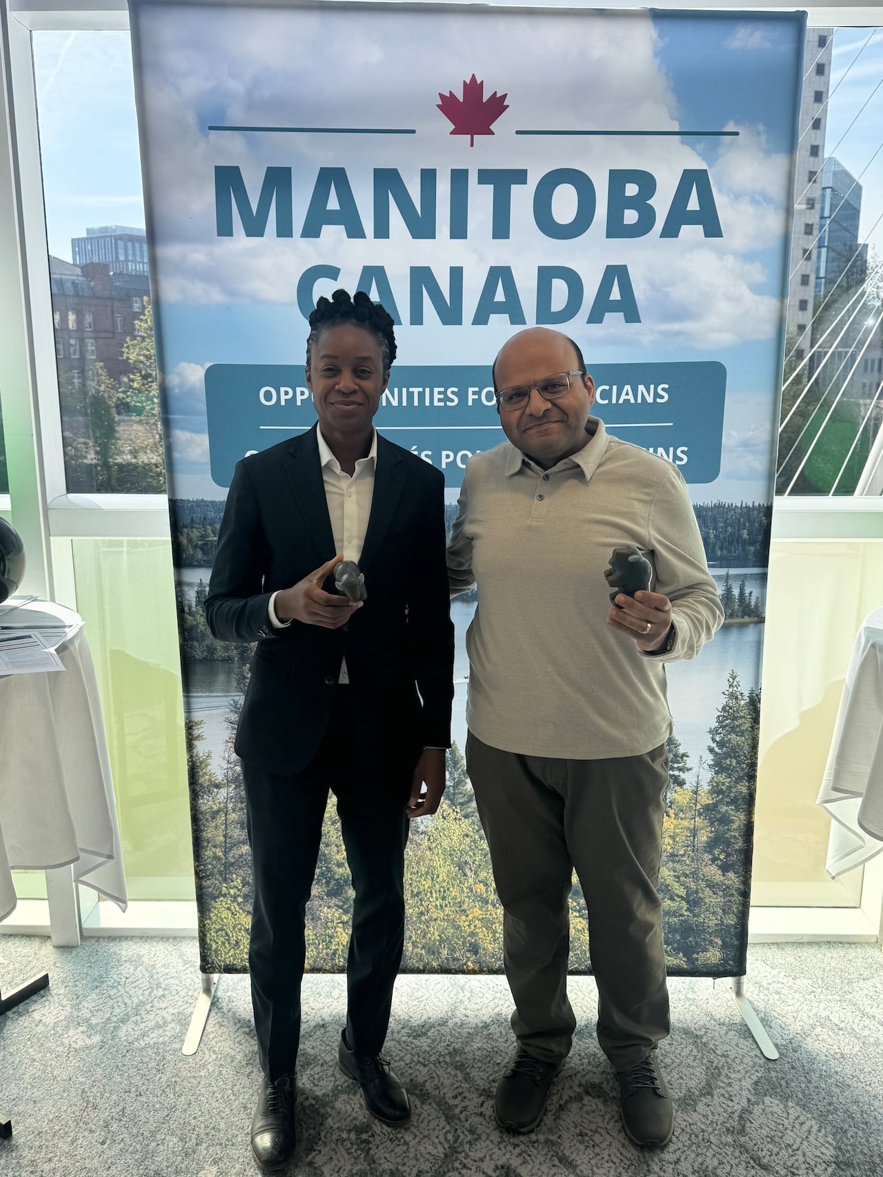 Manitoba recruits 53 doctors, paramedics from UK recruiting trip