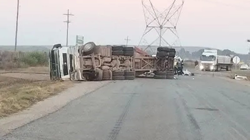 Eight dead after taxi and truck collide in Potchefstroom