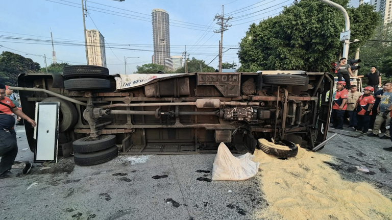 1 dead, 21 hurt in collision between armored van and bus in Quezon City