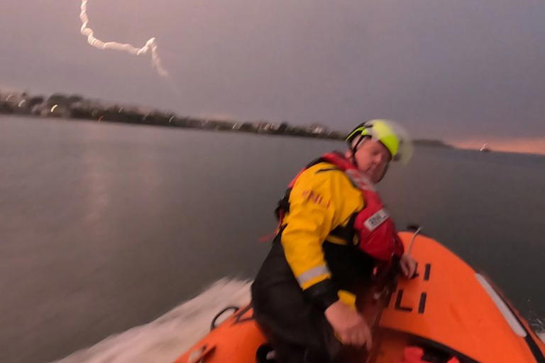 Dramatic images show Anglesey RNLI rescue in 'truly biblical' lightning ...