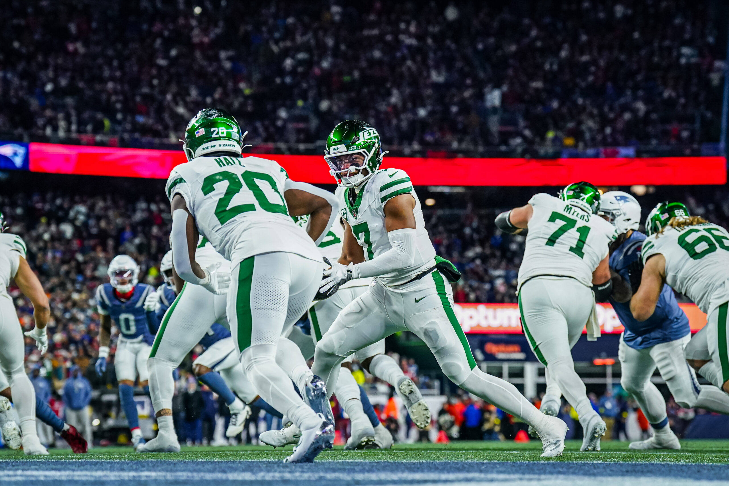 8 NFL quarterbacks that hit the hot seat heading into 2026