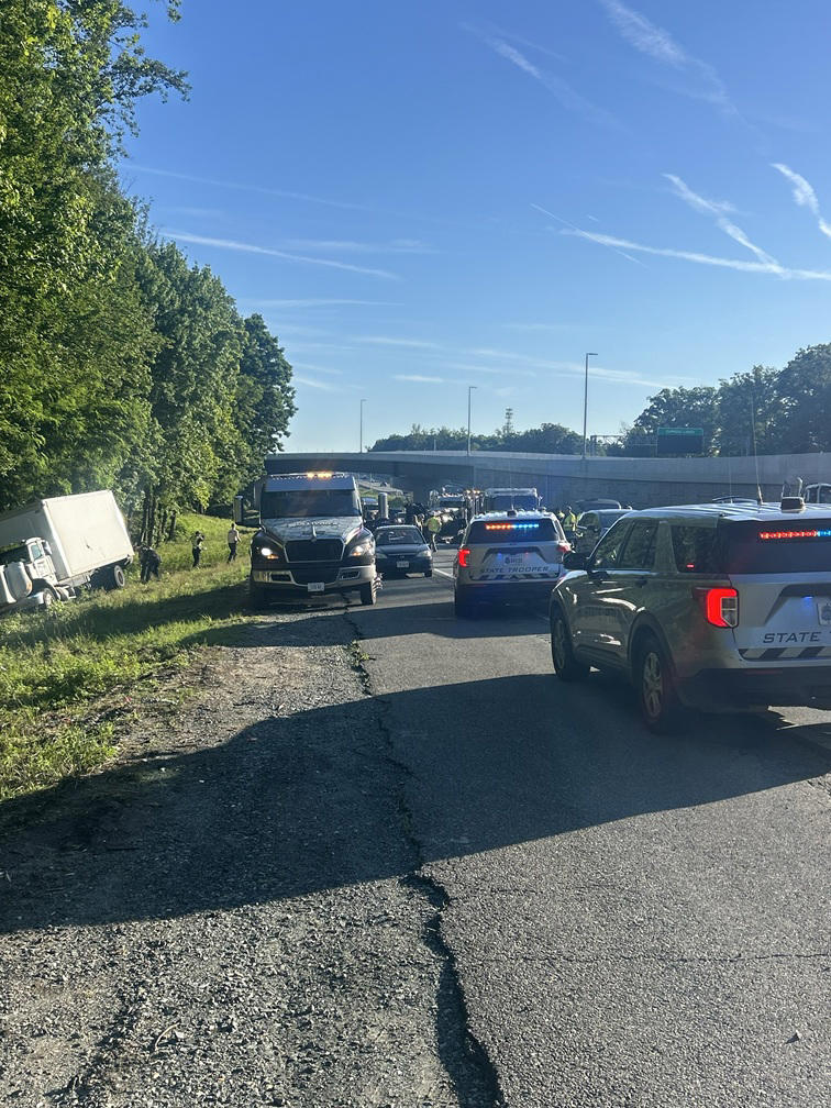 At least 5 dead after crash involving bus, 6 vehicles on I-95 in ...