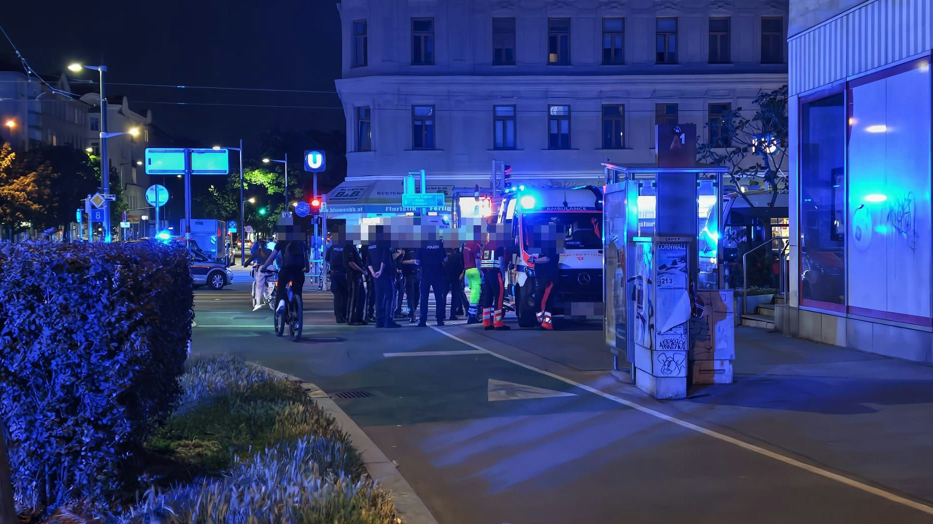 Messer-Räuber trennt sich in Wien selbst Finger ab