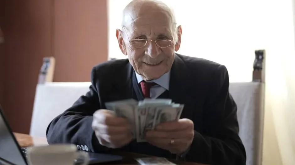 What level of net worth is now considered middle class after age 70?