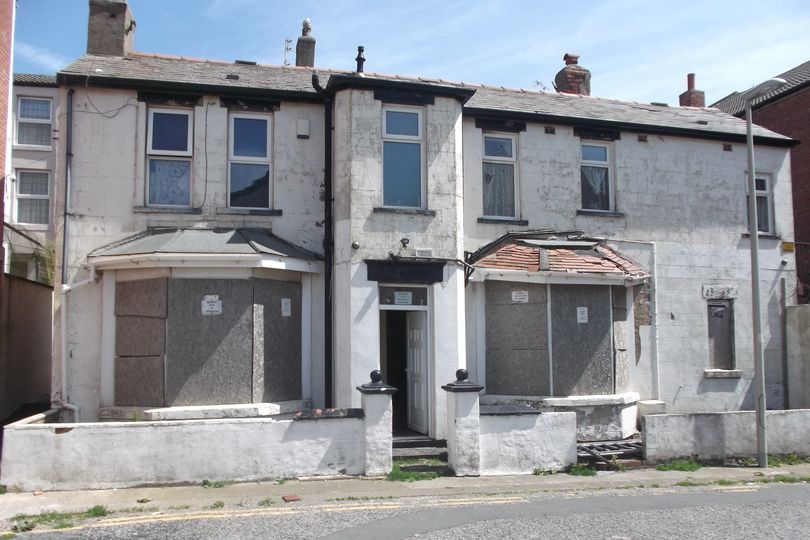 Derelict Blackpool house blighted by pigeons looks unrecognisable after ...