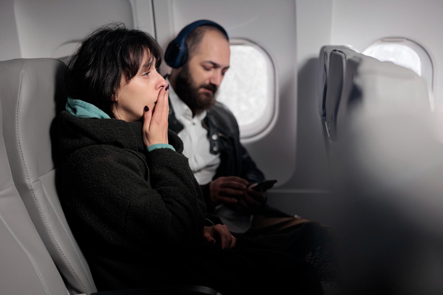 Heart racing at takeoff? Therapist explains why ‘airplane anxiety’ is ...