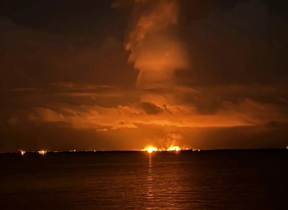 Blue Origin rocket explodes during Florida test as apocalyptic scenes ...