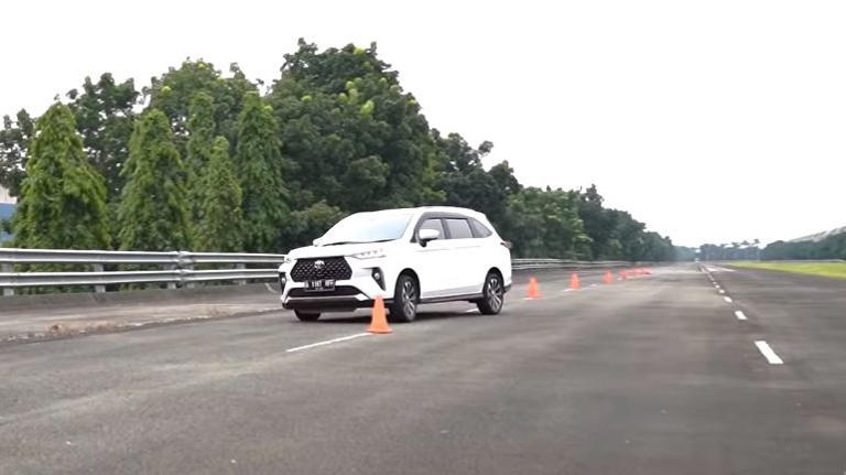 Sokbreker mobil sudah bocor masih terus dipakai, rasanya seperti ini