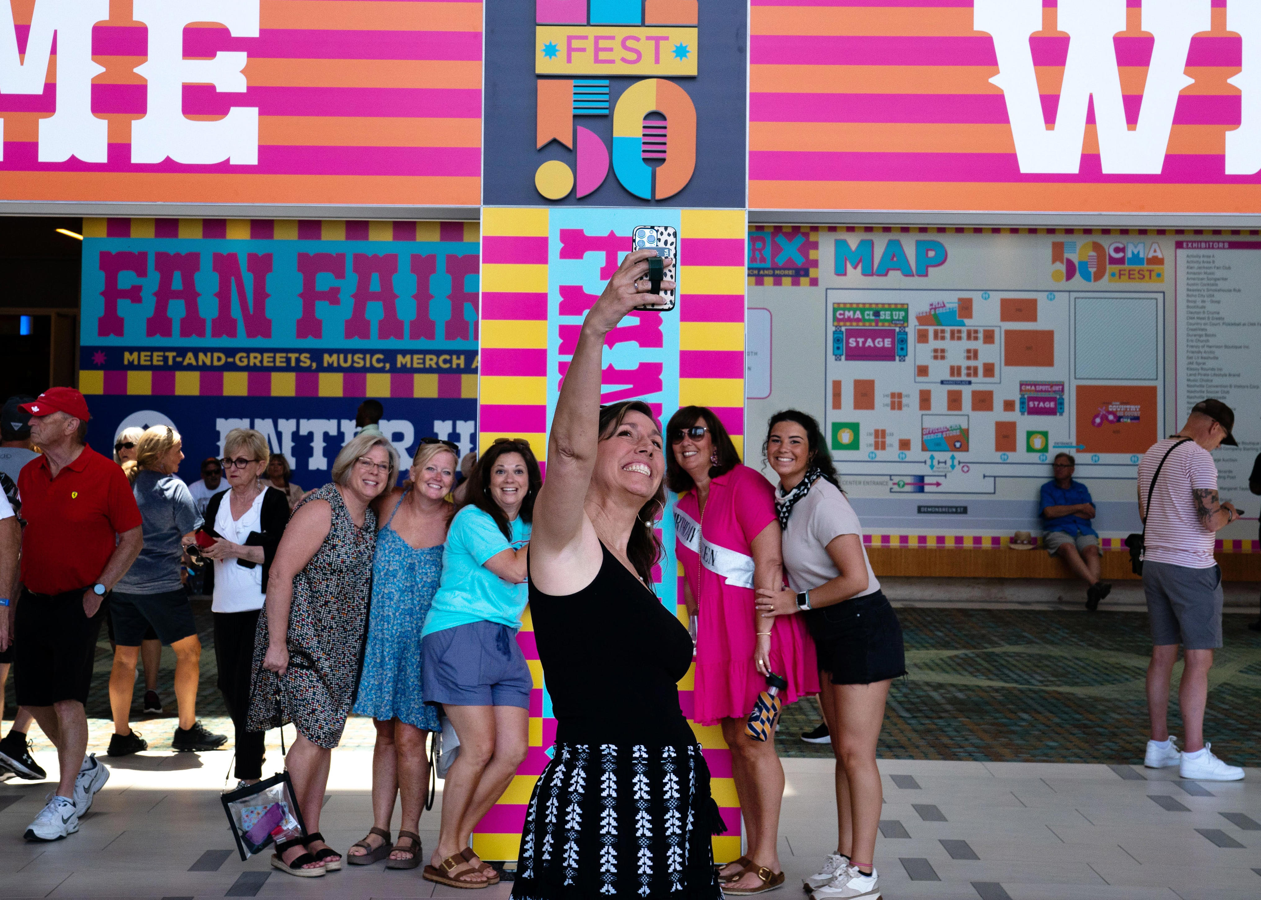 Nonprofit looking for CMA Fest volunteers
