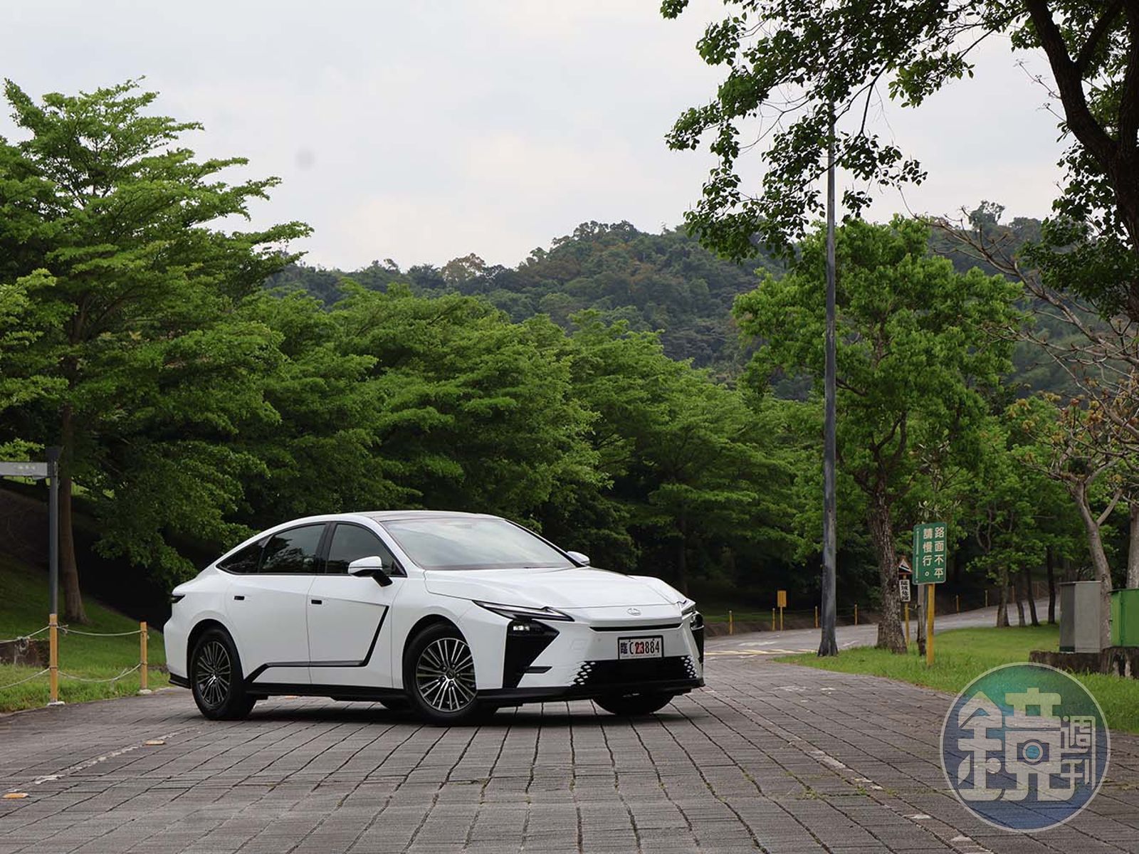 鏡車試駕/奇異更優異 LEXUS ES 300h頂級版