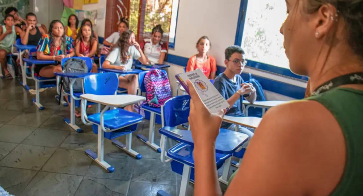 Dor menstrual impacta rotina e frequência escolar no Brasil