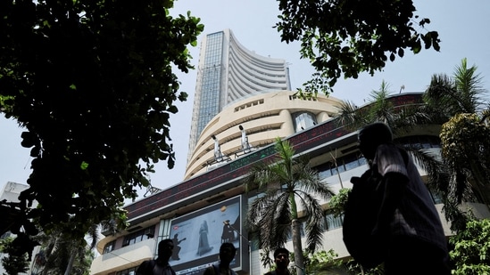 Sensex crashes 1,000 points, Nifty slumps 359 amid sharp sell-off after ...