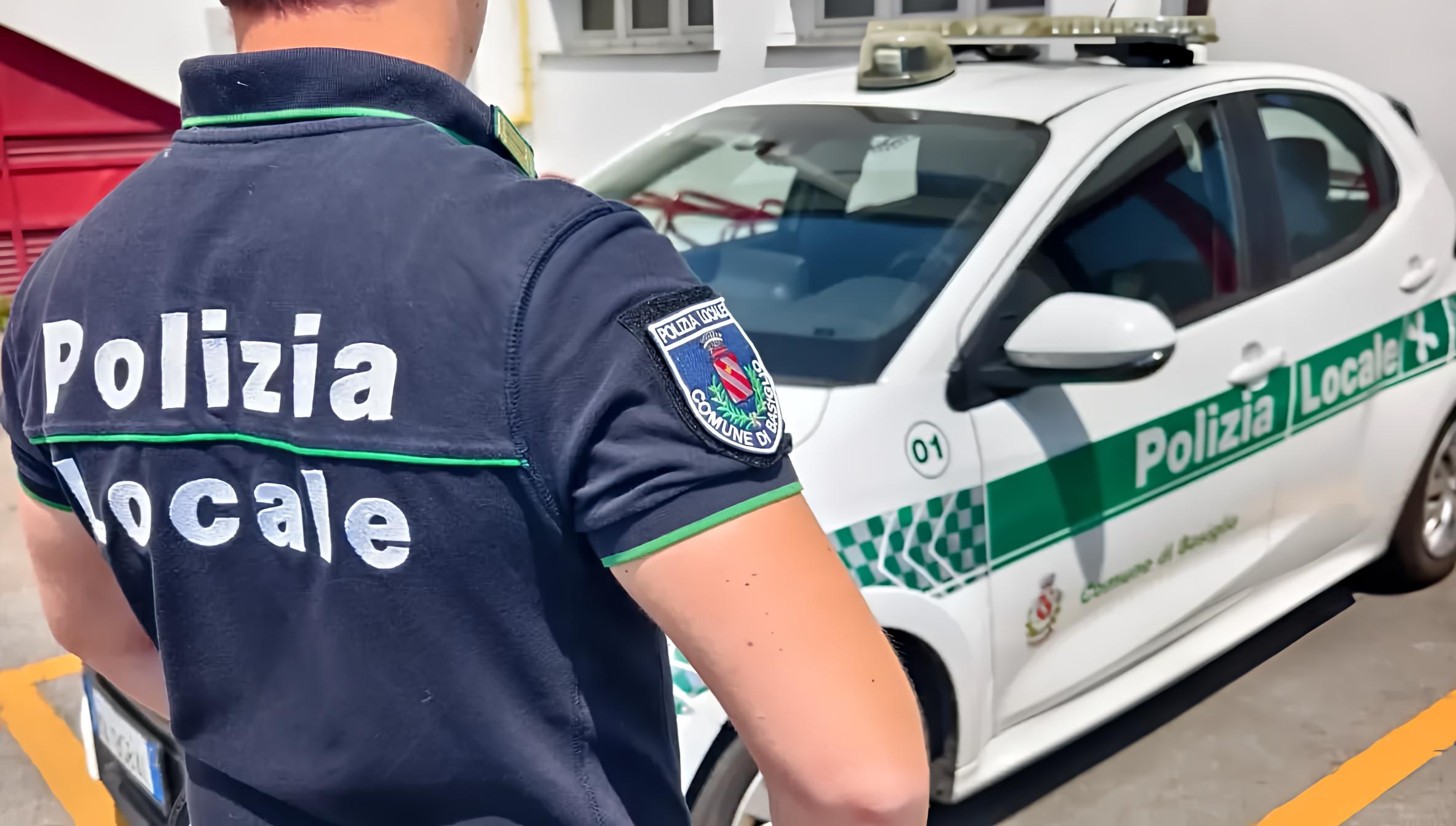 Senza patente, assicurazione e targa su un ciclomotore a Basiglio ...