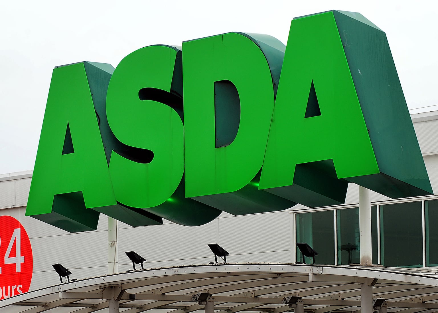 Asda strikes deal with Ocado to upgrade online shopping