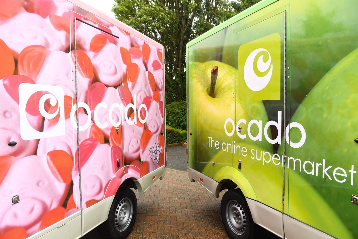 UK’s third-largest supermarket to outsource online shopping to Ocado