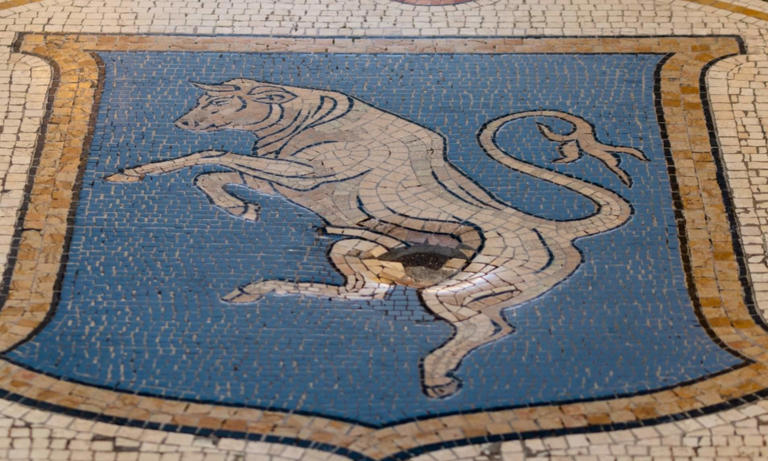 Milan's famous bull mosaic given a makeover after 'lucky testicles' are ...