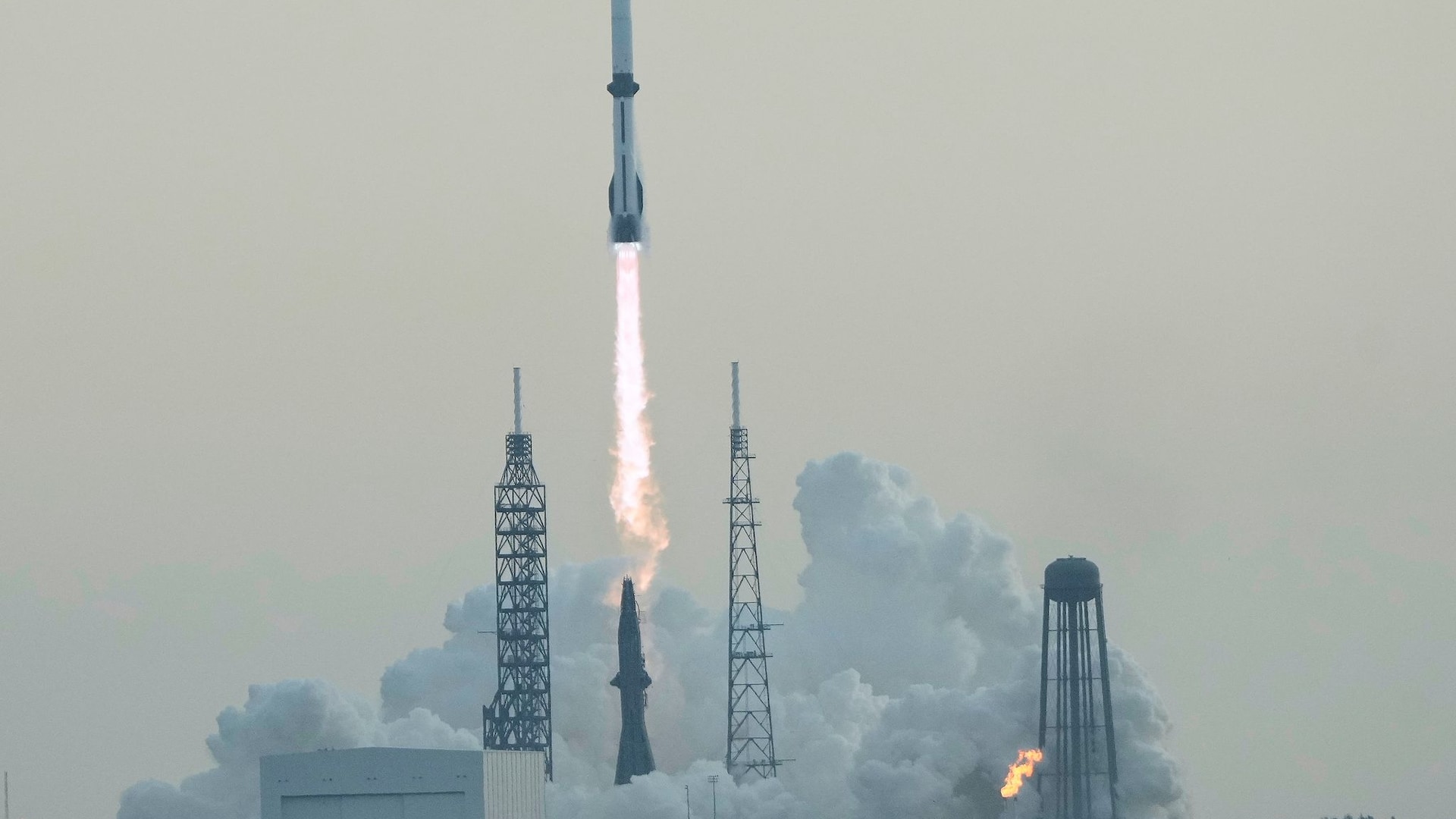 Bezos-Rakete explodiert bei Test vor dem Start