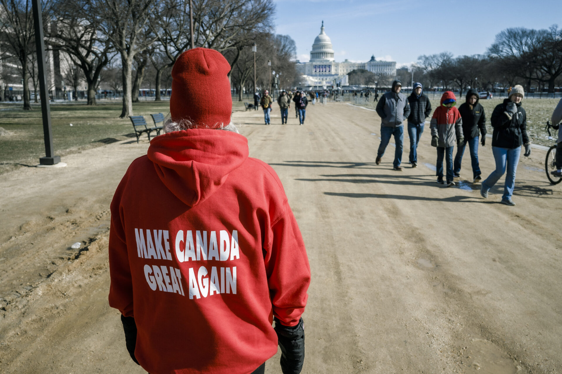 Incompétent, corrompu ou perturbateur : voici ce que les Canadiens ...