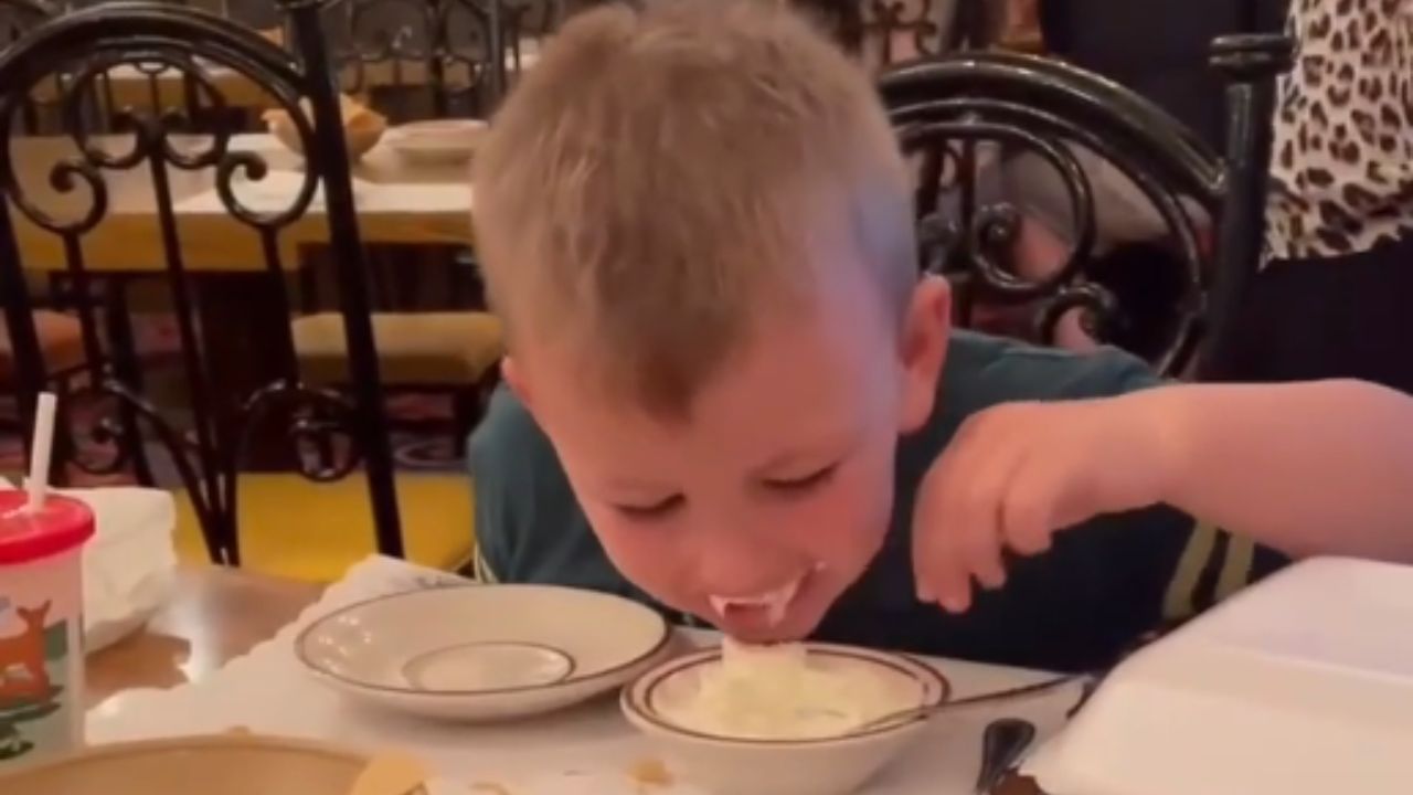 Boy has priceless reaction after unknowingly eating sour cream instead ...