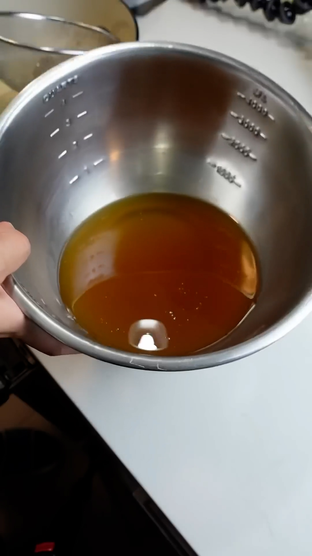 The right way to filter and reuse frying oil safely in your home kitchen