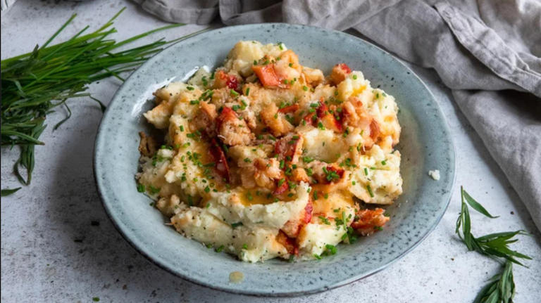 Red Lobster's creamy lobster mashed potatoes aren't entirely what they seem