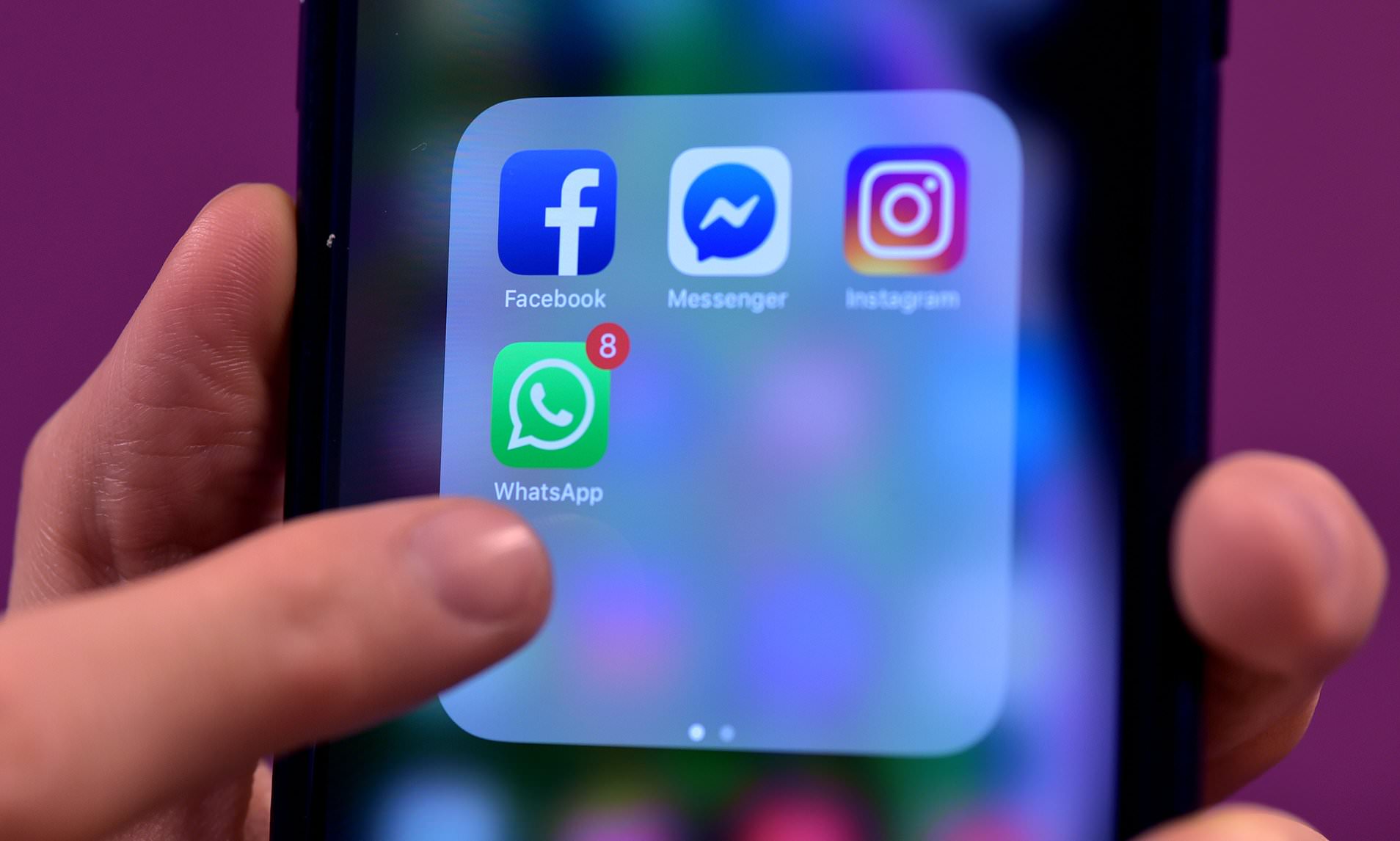 Primary school introduces 'conversation lessons' as smartphones damage ...