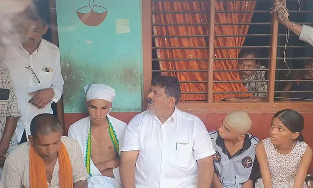 Mankal Vaidya distributes compensation to families of Bhatkal tragedy ...