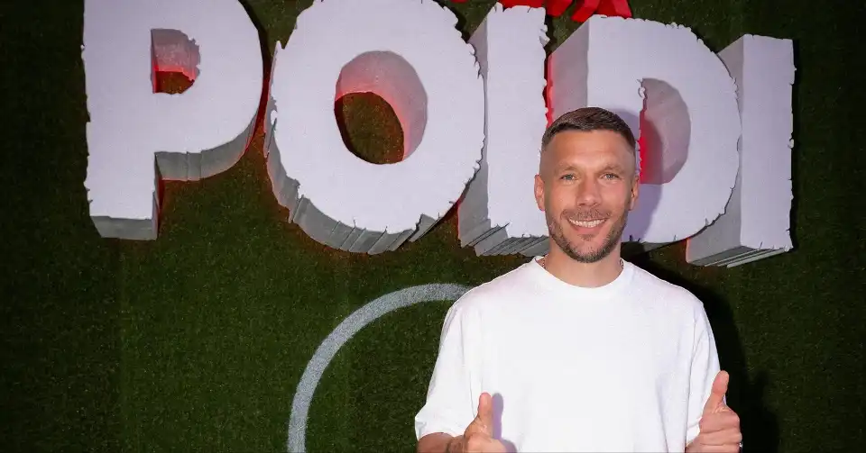 Lukas Podolski był na premierze filmu "Poldi" w Kolonii. Kibice Górnika ...