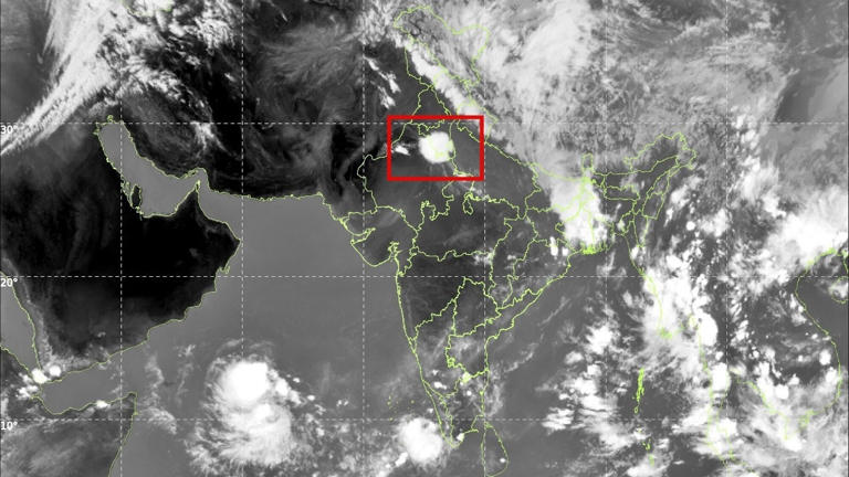 Rain shortly: Orange alert for Delhi-NCR; strong showers, gusty winds ...