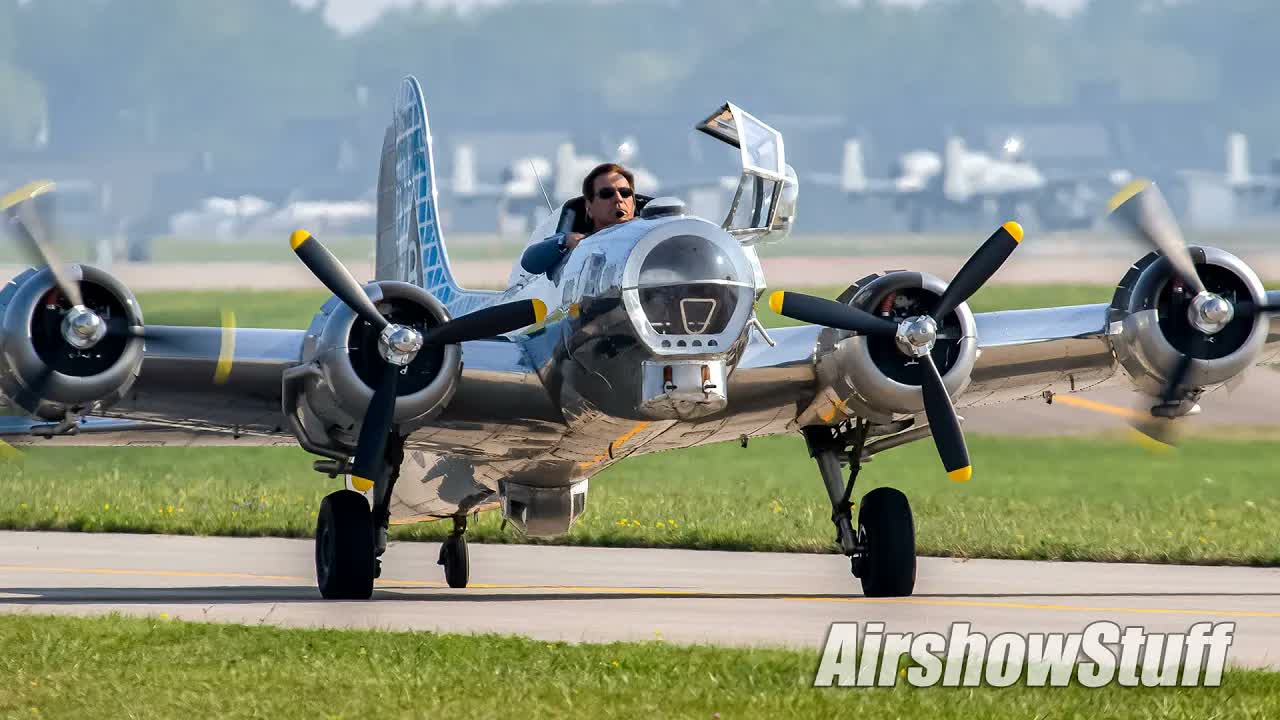 Watch 100+ aircraft depart Oshkosh in controlled chaos - "No breaks"
