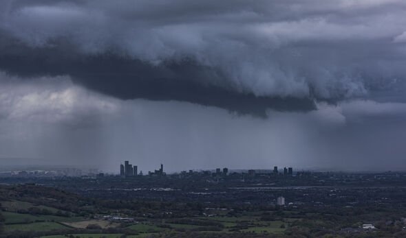 Met Office predicts heavy rain over next 36 hours - when and where ...