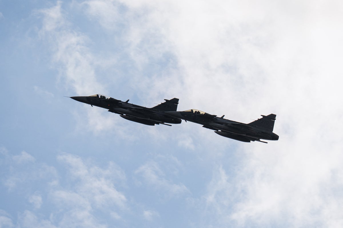 Ukraine secures deal for 20 new fighter jets partly built in UK