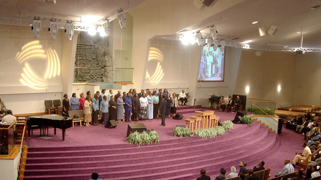 Megachurch-backed colleges expand as small Christian schools close