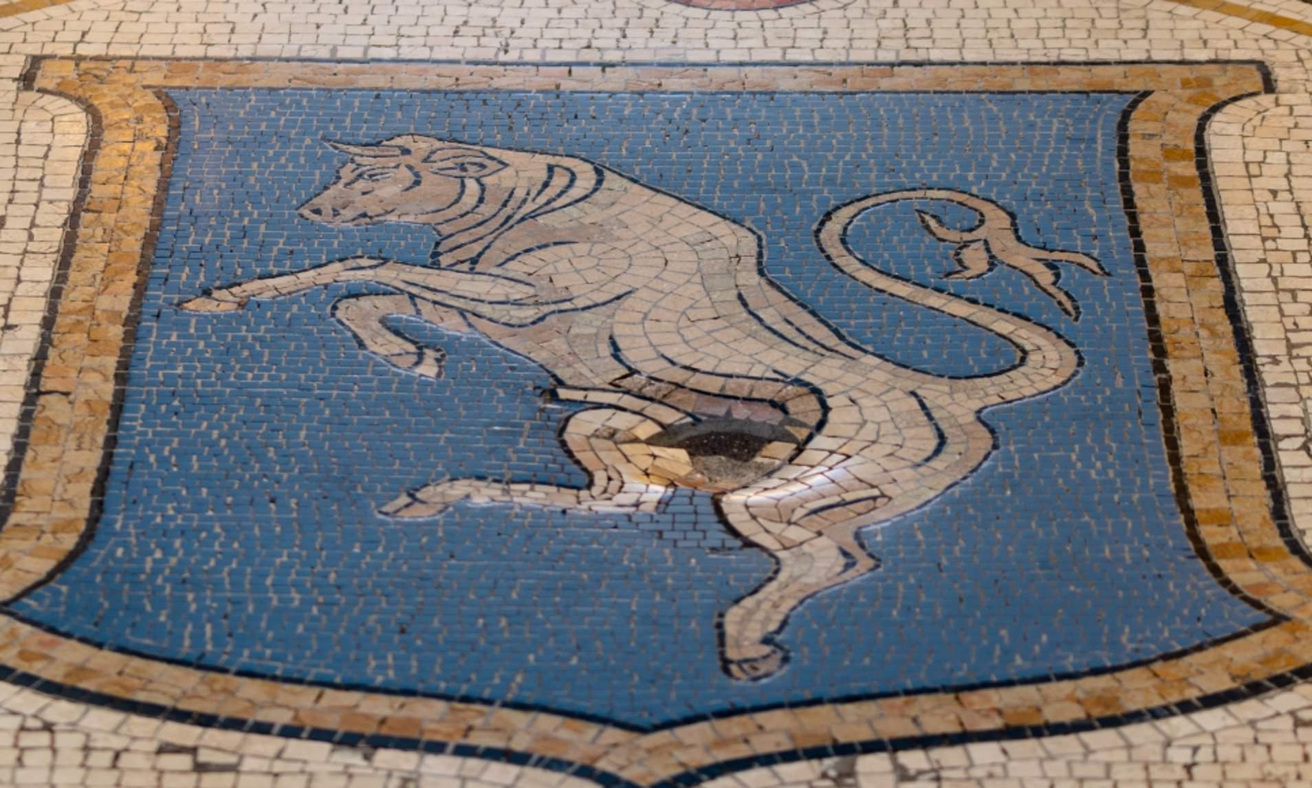 Milan's famous bull mosaic given a makeover after 'lucky testicles' are ...